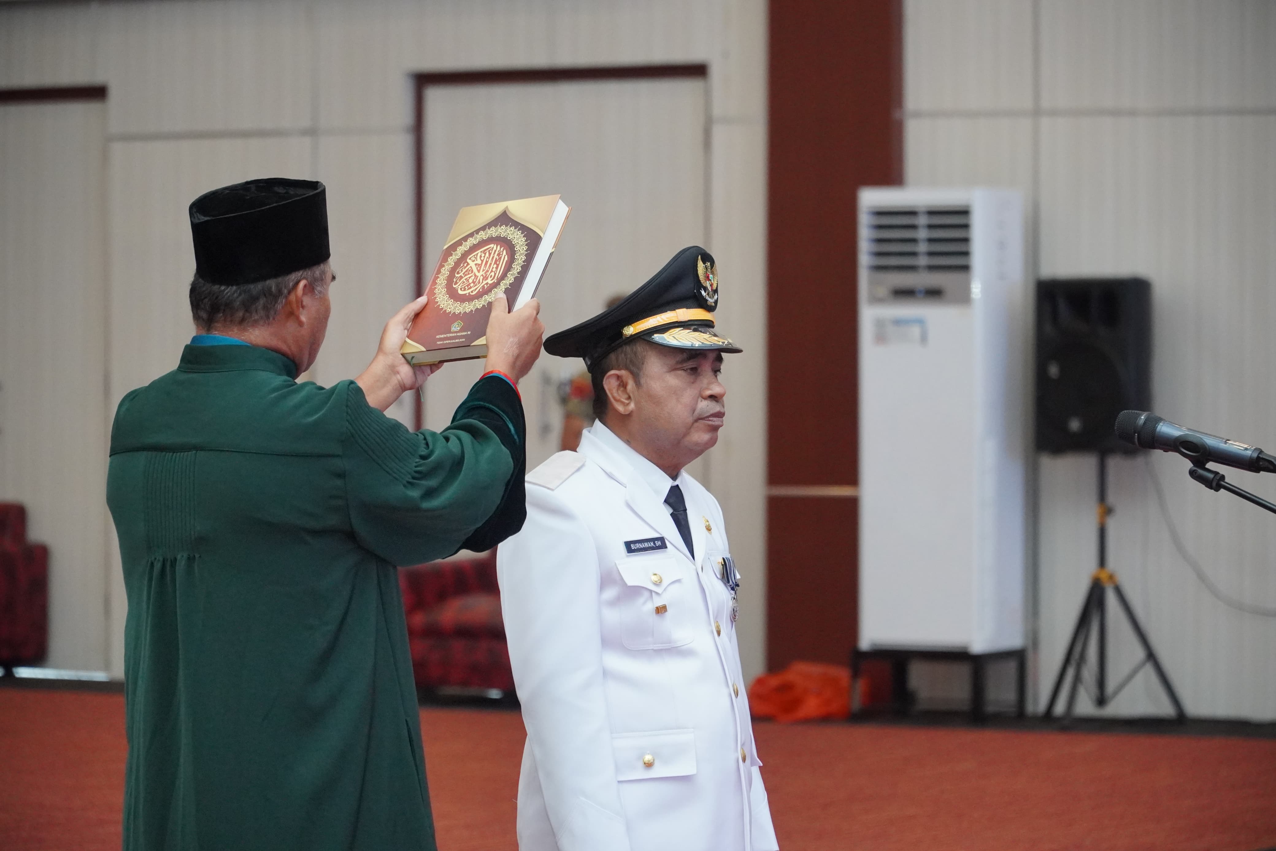 Burnawan Resmi Dilantik sebagai Pj Bupati Pulau Morotai - MalutProv.go.id Burnawan Resmi Dilantik sebagai Pj Bupati Pulau Morotai - MalutProv.go.id